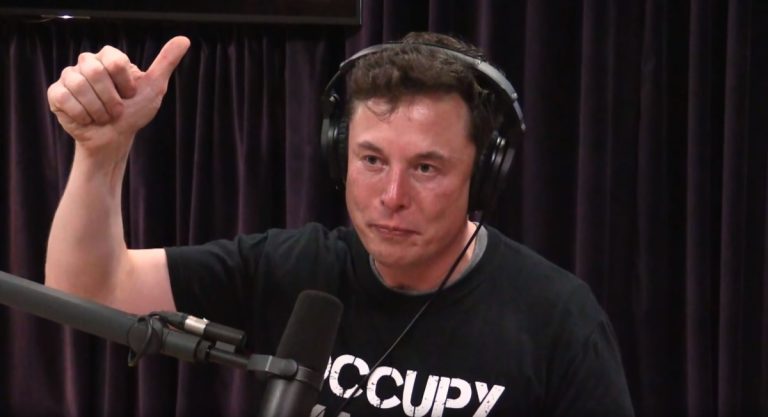 Velké plány: Tesla od března do vozů montuje nový čip. Plně automatické ...