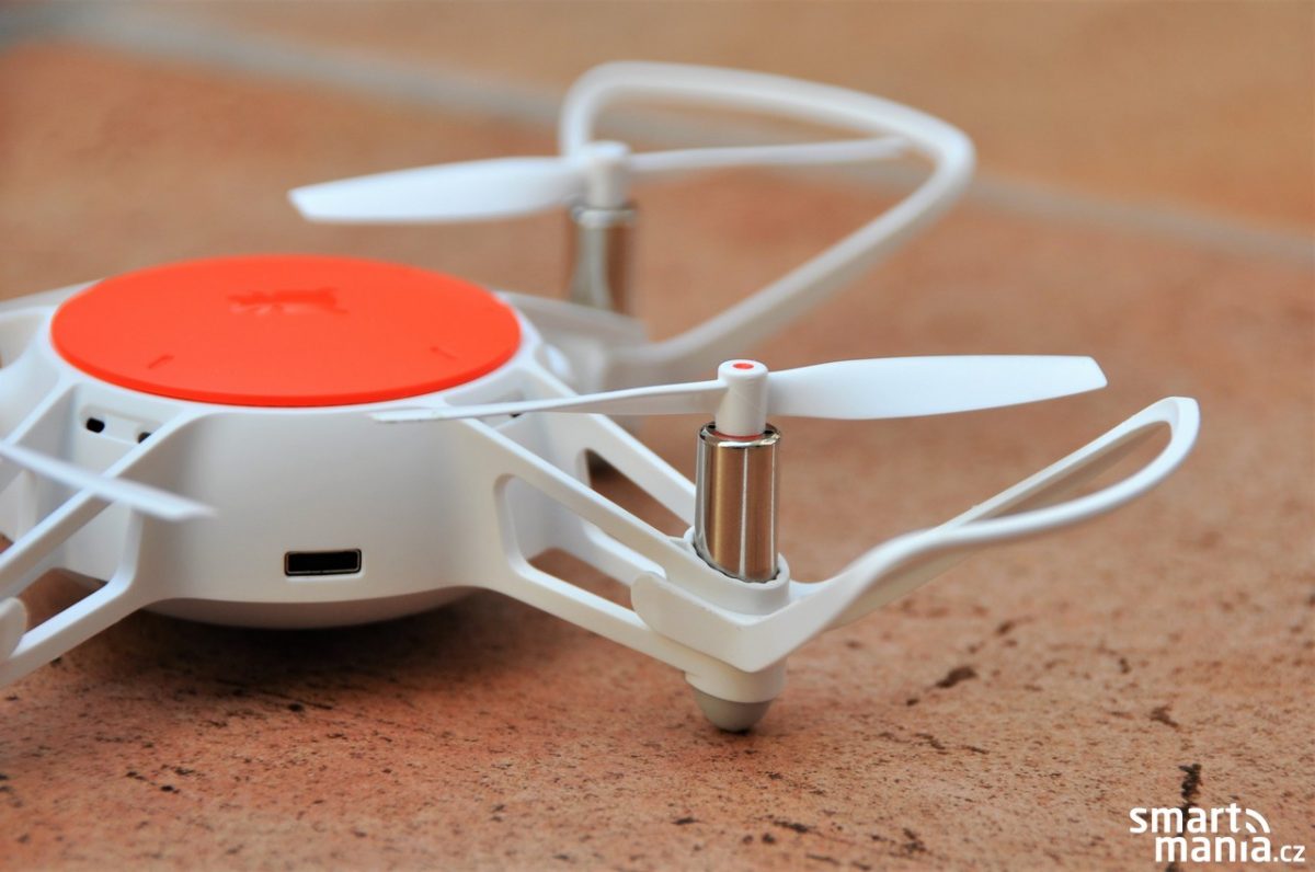 Xiaomi Mi Drone mini recenze: malá, ale šikovná cool hračka – SMARTmania.cz