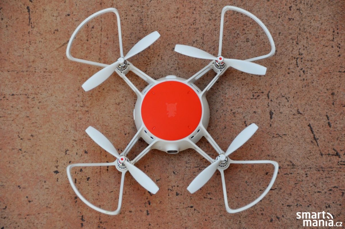 Xiaomi Mi Drone mini recenze: malá, ale šikovná cool hračka – SMARTmania.cz