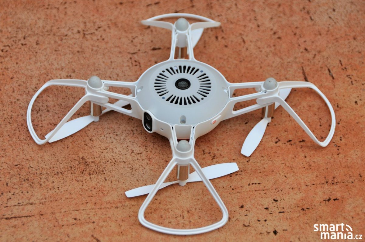 Xiaomi Mi Drone mini recenze: malá, ale šikovná cool hračka – SMARTmania.cz