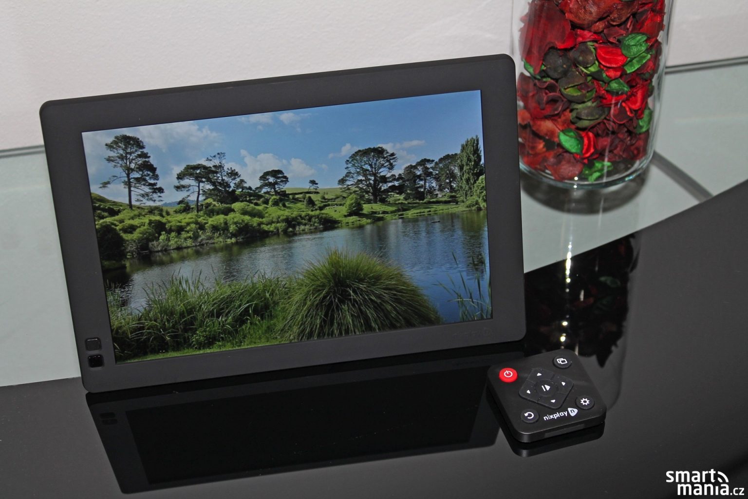 Fotorámeček Nixplay Seed: fotky nahrajete přímo z mobilu [recenze ...