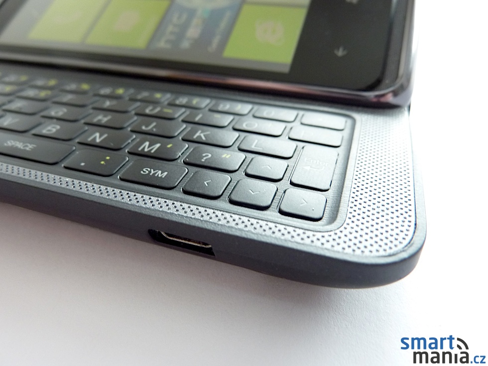 Velká recenze HTC 7 Pro: Šikula s Windows Phone 7 a QWERTY klávesnicí ...